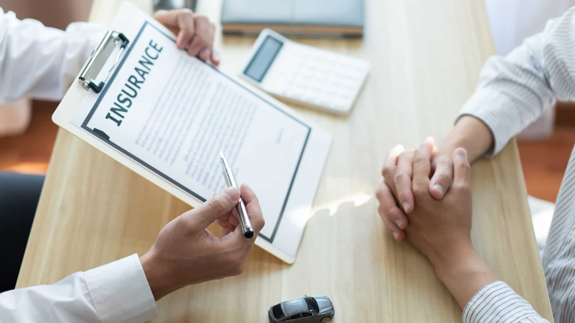 Seguro de automóvil 101: Explicación de la cobertura de motorista sin ...